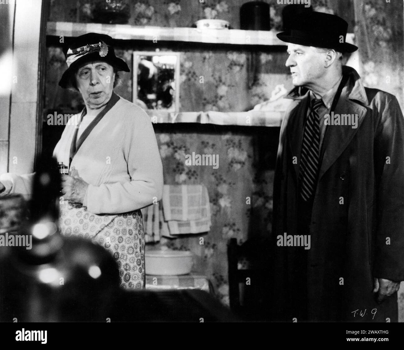 EDITH EVANS and ERIC PORTMAN in THE WHISPERERS 1967 director ...