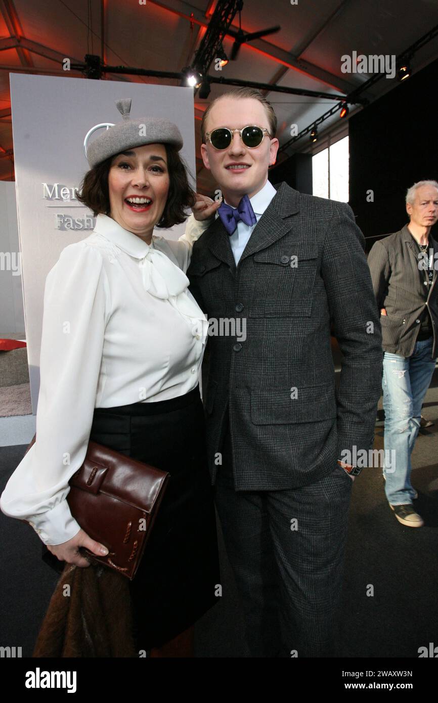 Fiona Bennett und Jan-Henrik M. Scheper-Stuke Lena Hoschek ShowLena ...