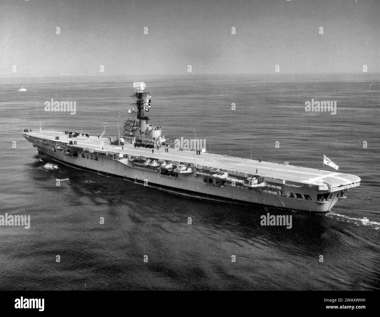 The Australian carrier HMAS Melbourne (R21) underway in 1967 Stock ...