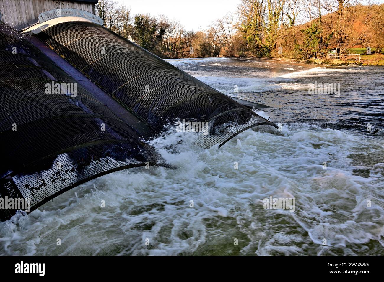 Landy hydropower Archimedes twin screw turbines on the river Dart weir ...
