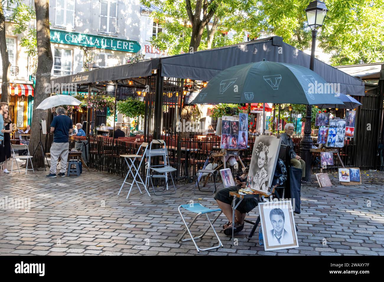 Artists in the Montmartre district, Paris, France Stock Photo - Alamy