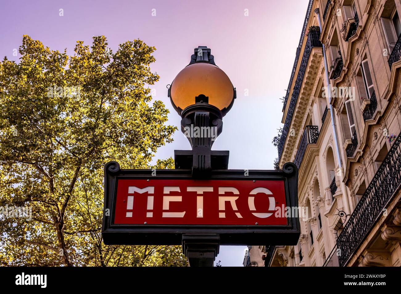 Paris metro map sign hi-res stock photography and images - Alamy