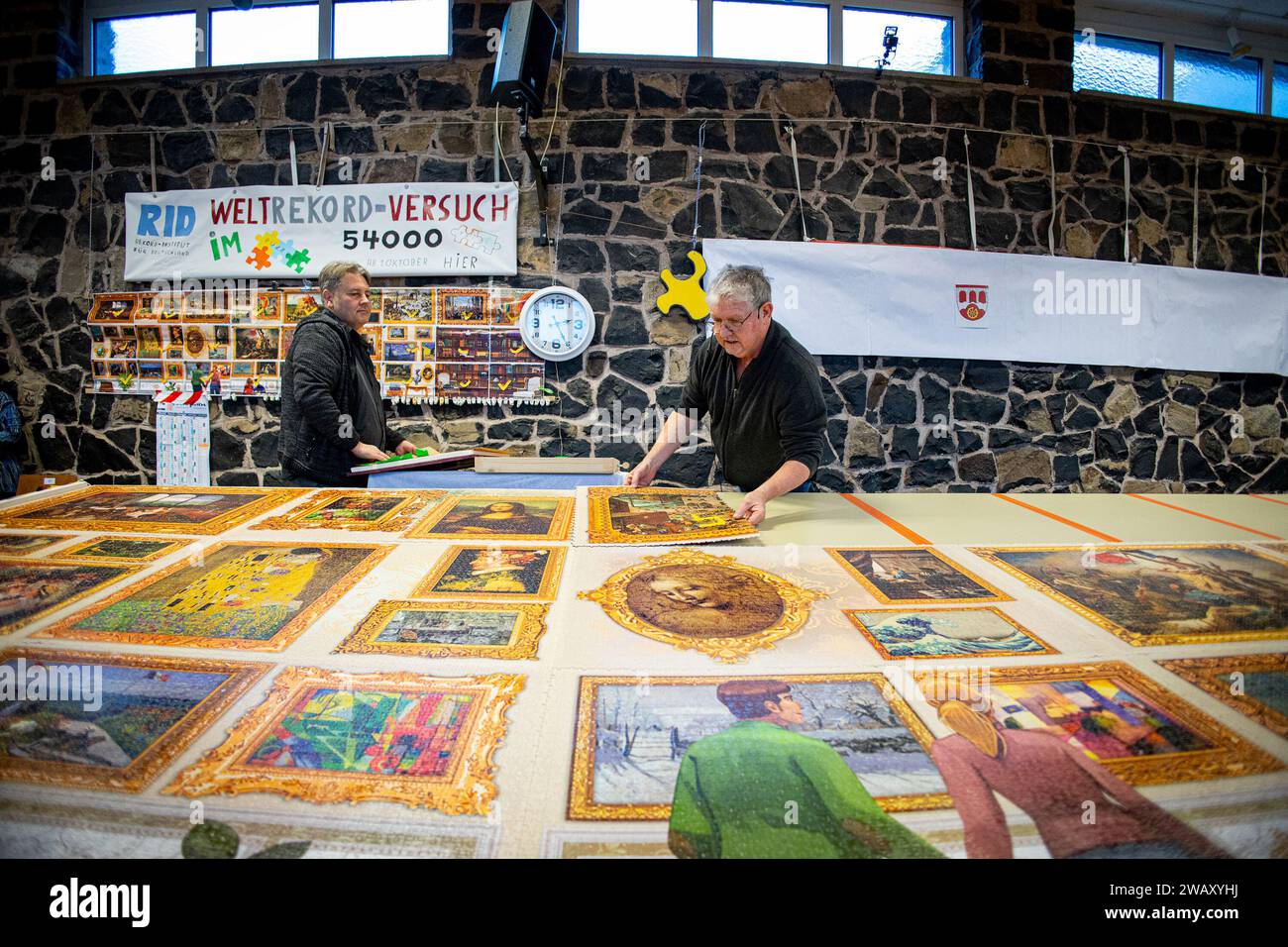 Oberkirchen, Germany. 07th Jan, 2024. Hans-Josef Schaadt (r) puts the ...