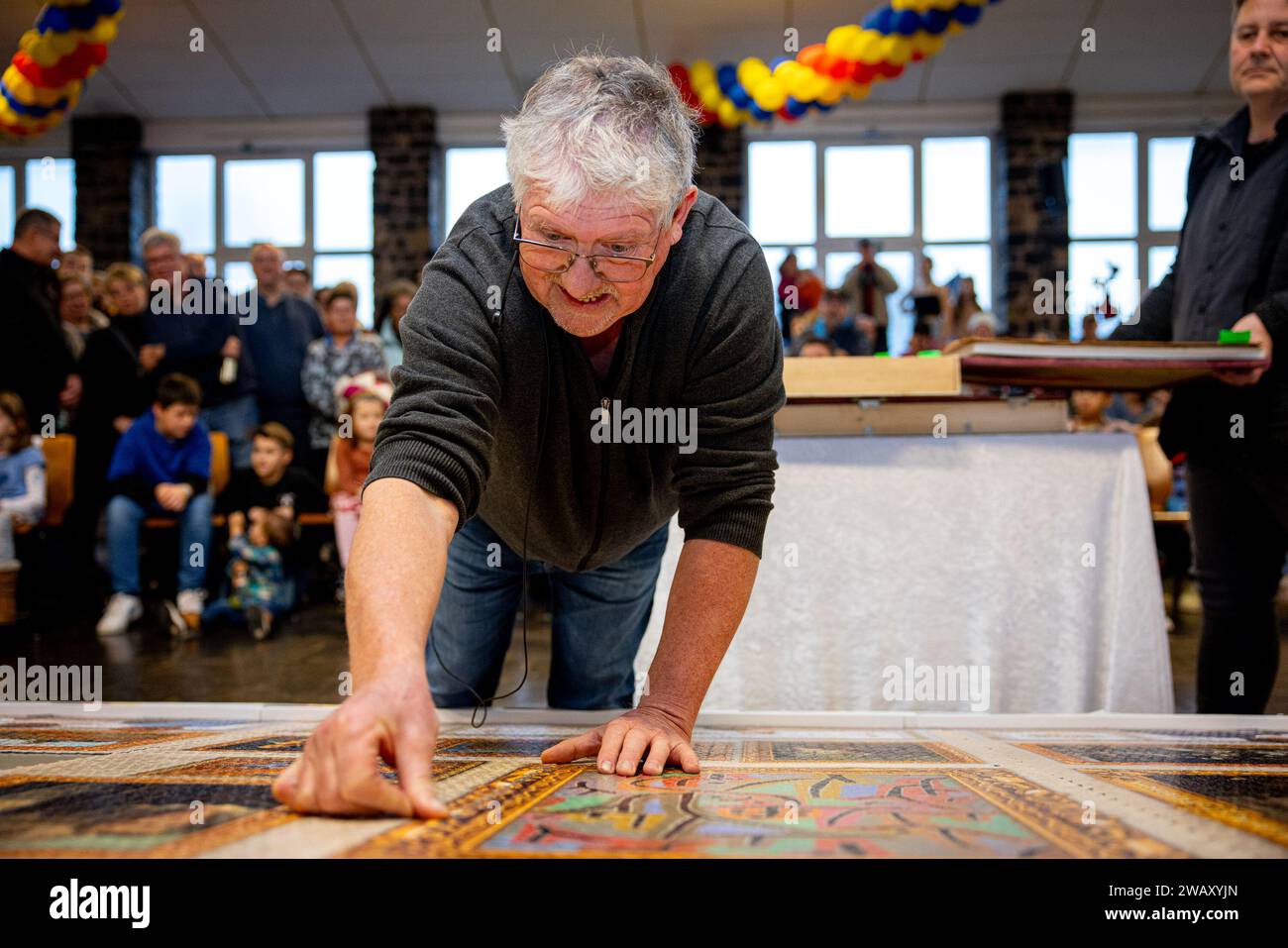 Oberkirchen, Germany. 07th Jan, 2024. Hans-Josef Schaadt puts the ...