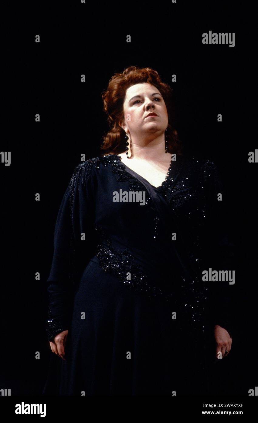 Jane Eaglen (Floria Tosca) in TOSCA at English National Opera (ENO ...