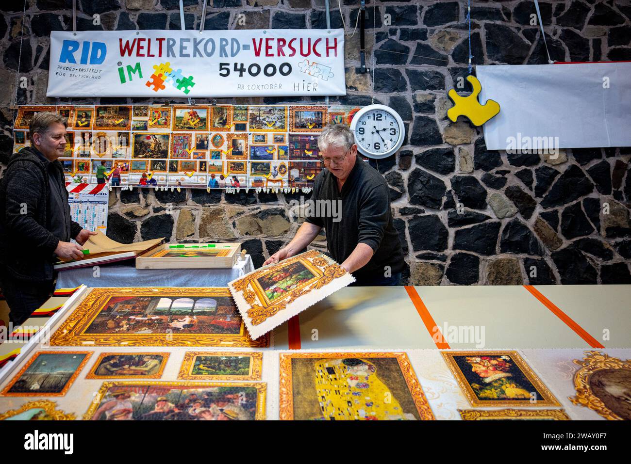 Oberkirchen, Germany. 07th Jan, 2024. Hans-Josef Schaadt (r) puts the ...