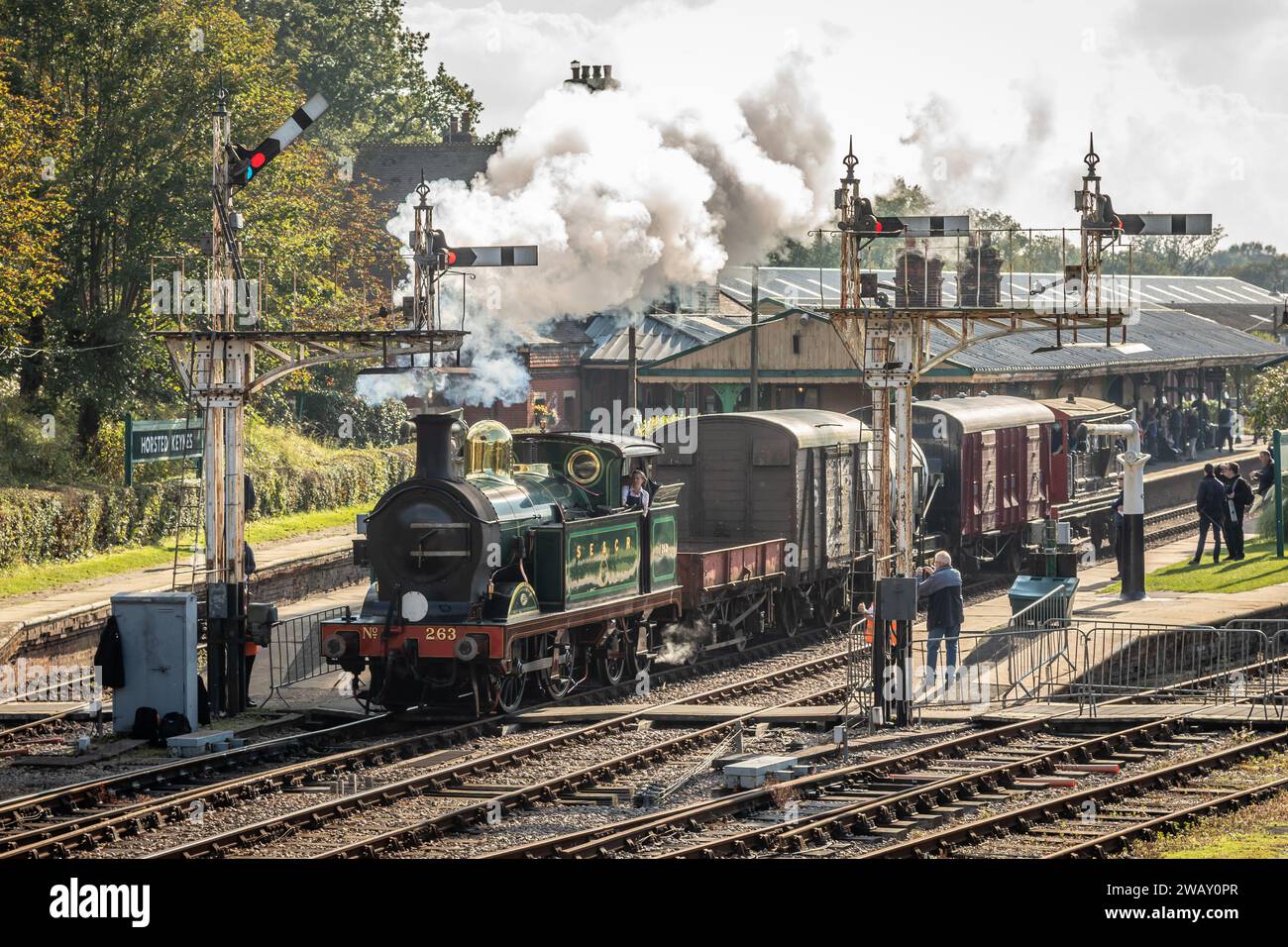 H class 0 4 4t hi-res stock photography and images - Alamy