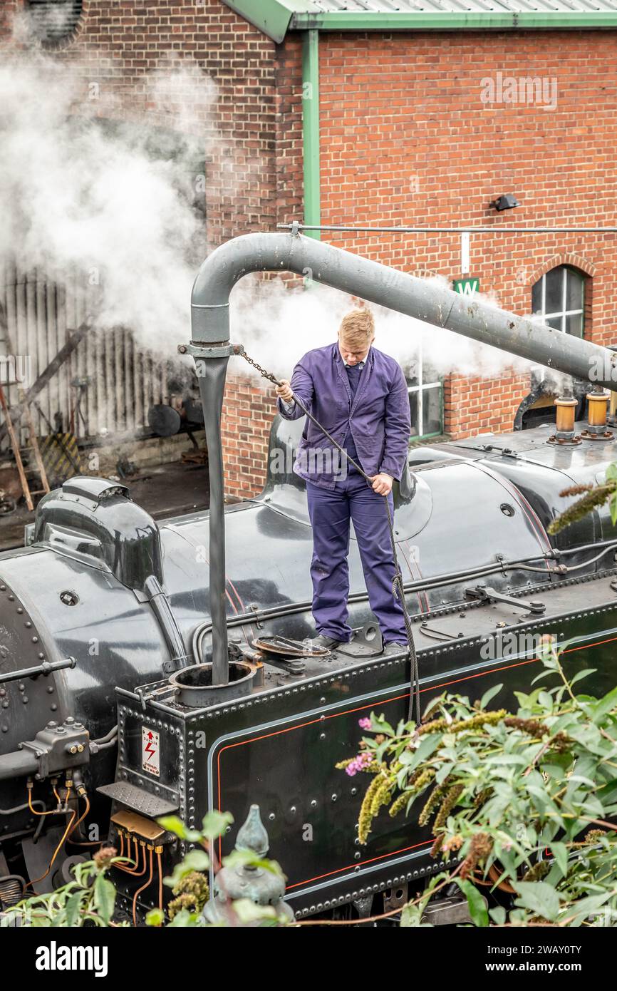 Old steam locomotive water tower hi-res stock photography and images ...