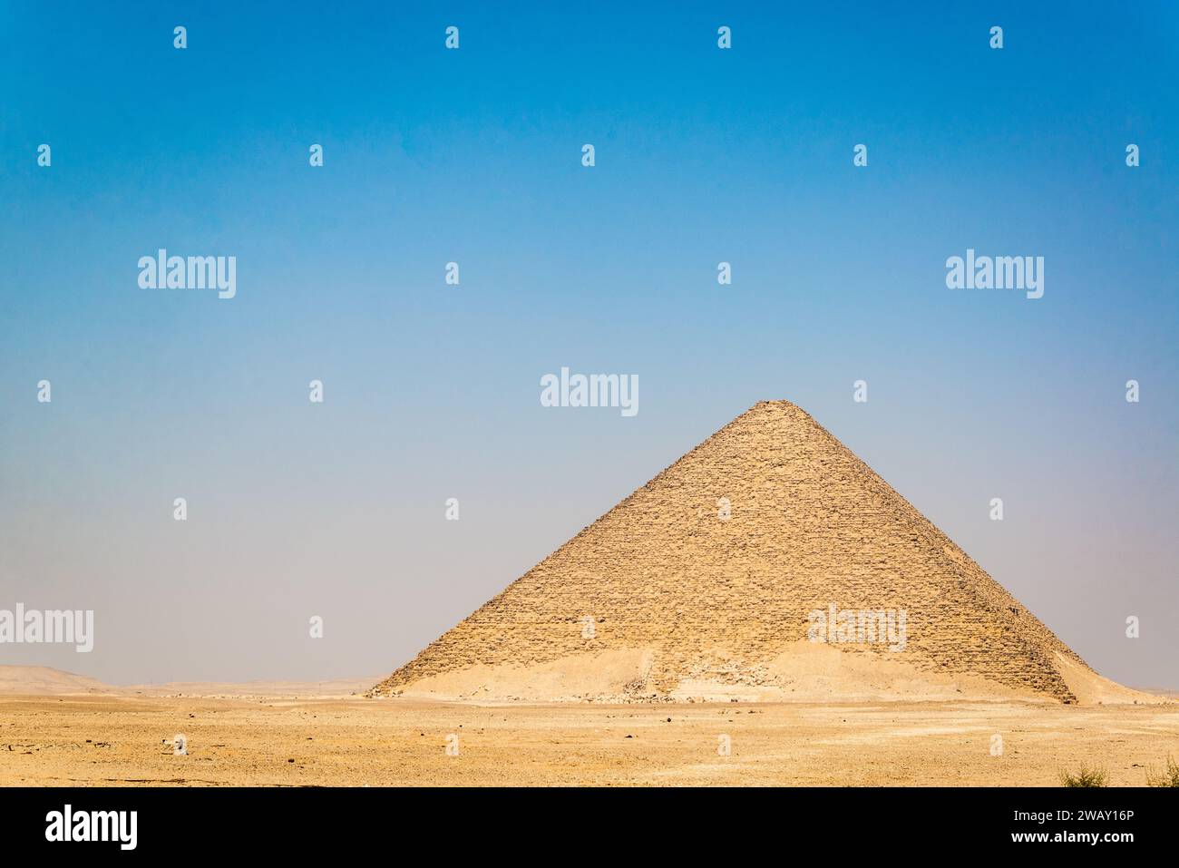 View of the Red Pyramid and parched dry desert in Dahshur, Egypt Stock ...