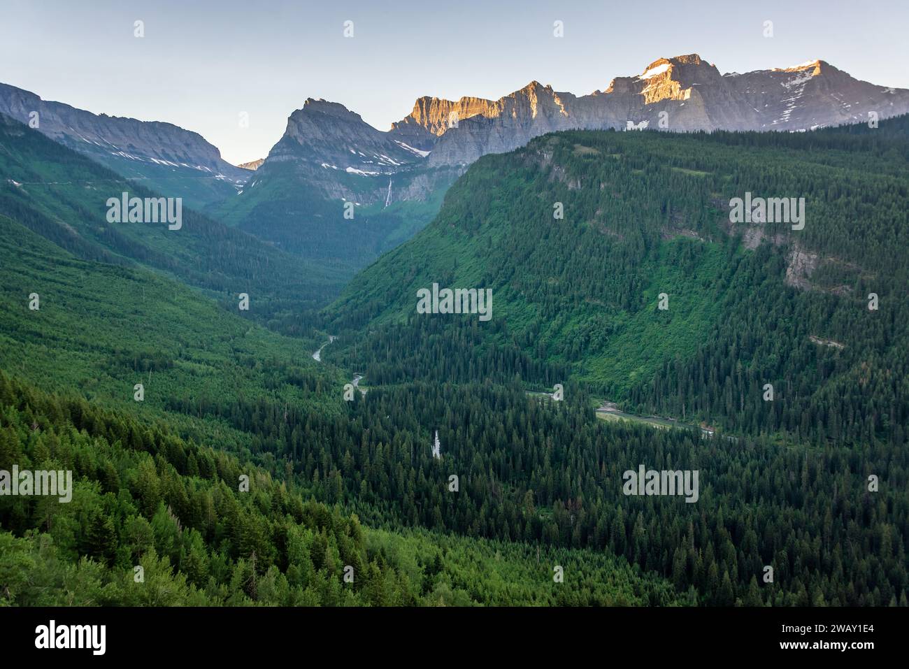 Amazing and stunning landscape in Glacier National Park in Montana ...