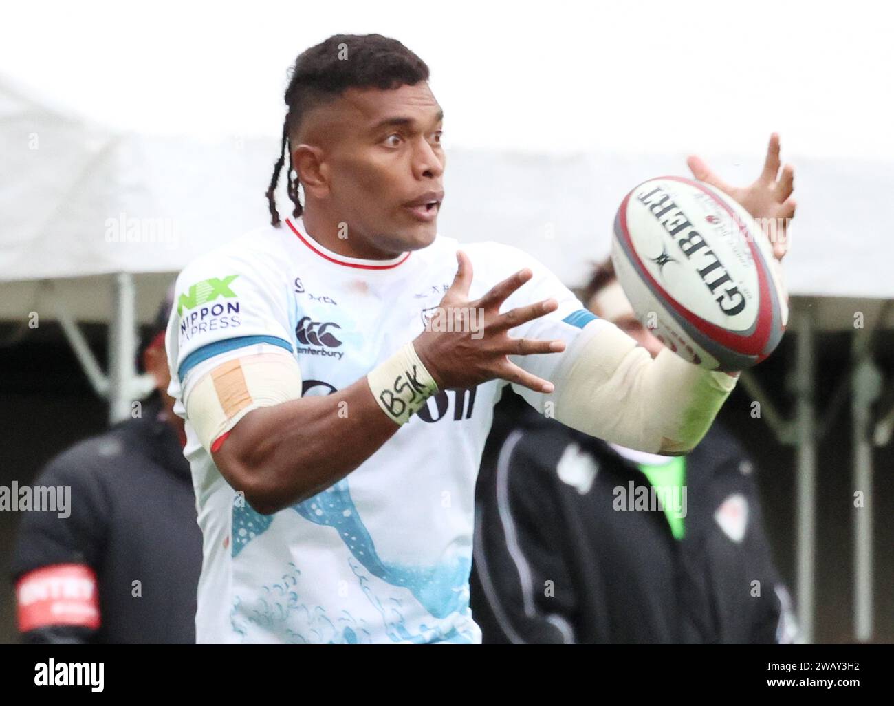 Tokyo, Japan. 7th Jan, 2024. Yokohama Canon Eagles wing Inoke Burua ...