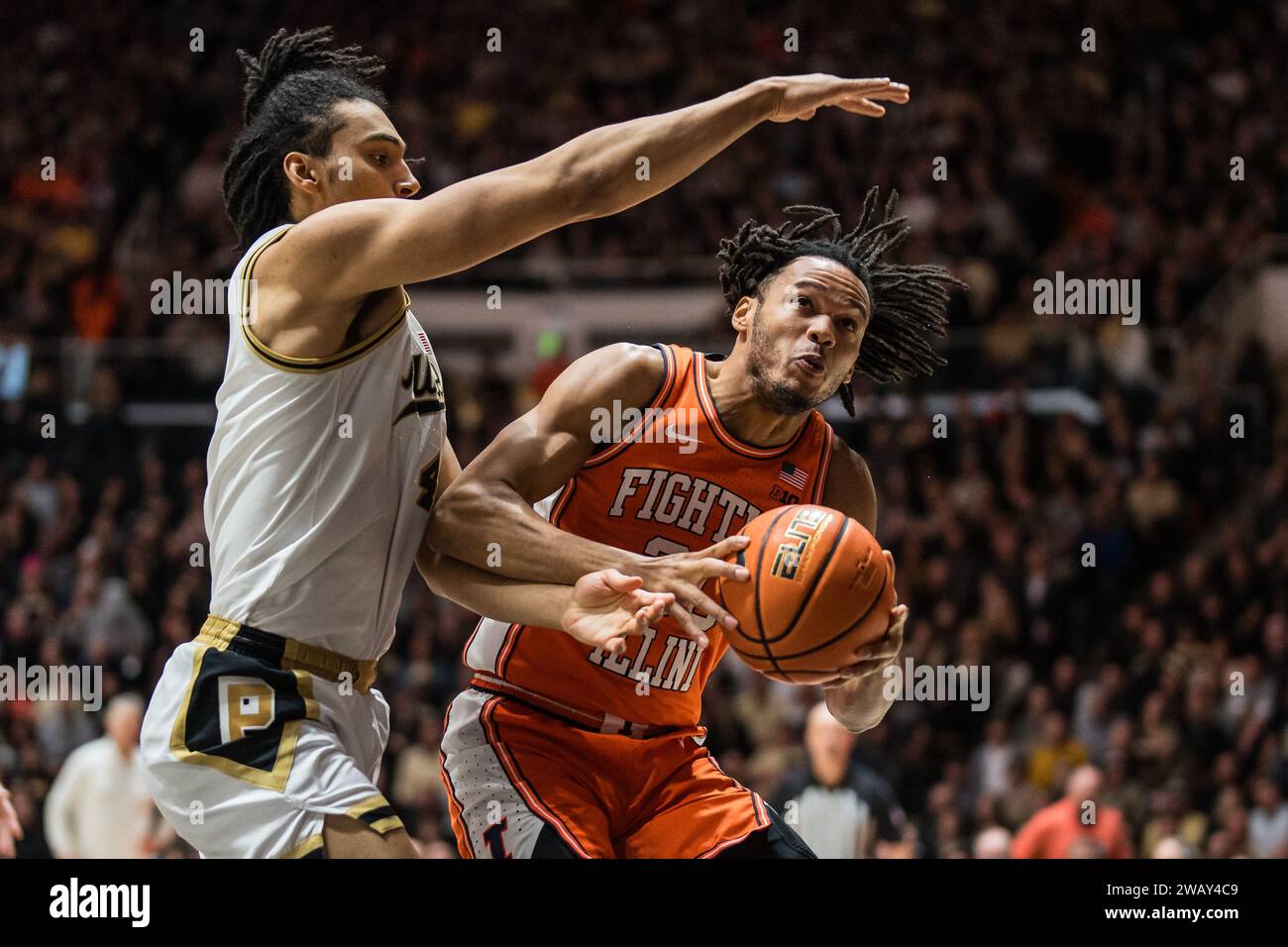 West Lafayette, Indiana, USA. 5th Jan, 2024. Illinois Guard TY RODGERS ...
