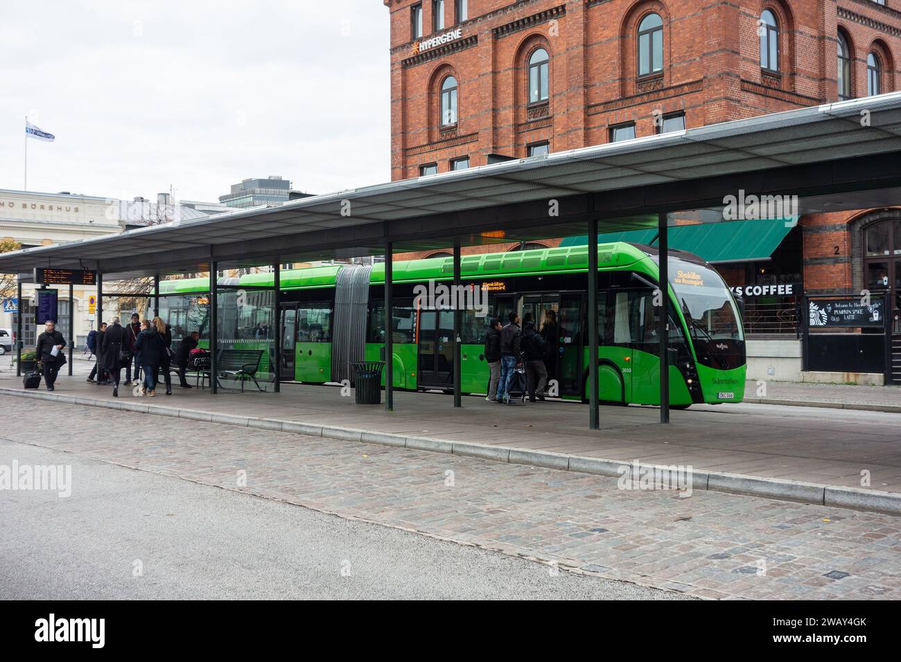 Double articulated bus hi-res stock photography and images - Alamy