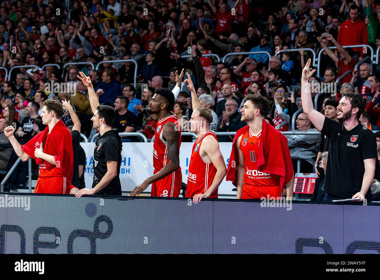 Bamberg, Deutschland. 07th Jan, 2024. Team, Mannschaft, jubelt, Jubel ...