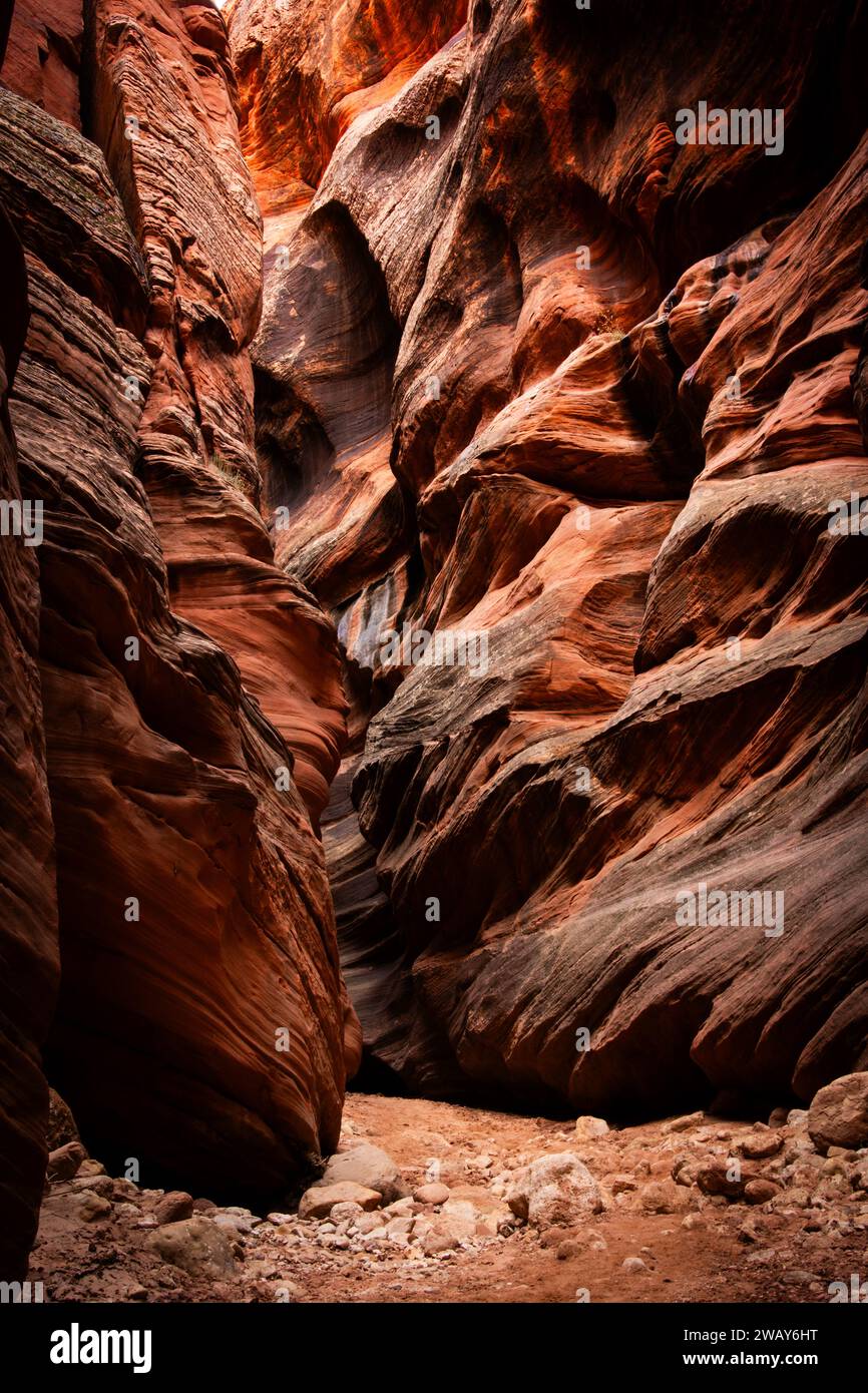 Rugged desert landscape hi-res stock photography and images - Alamy