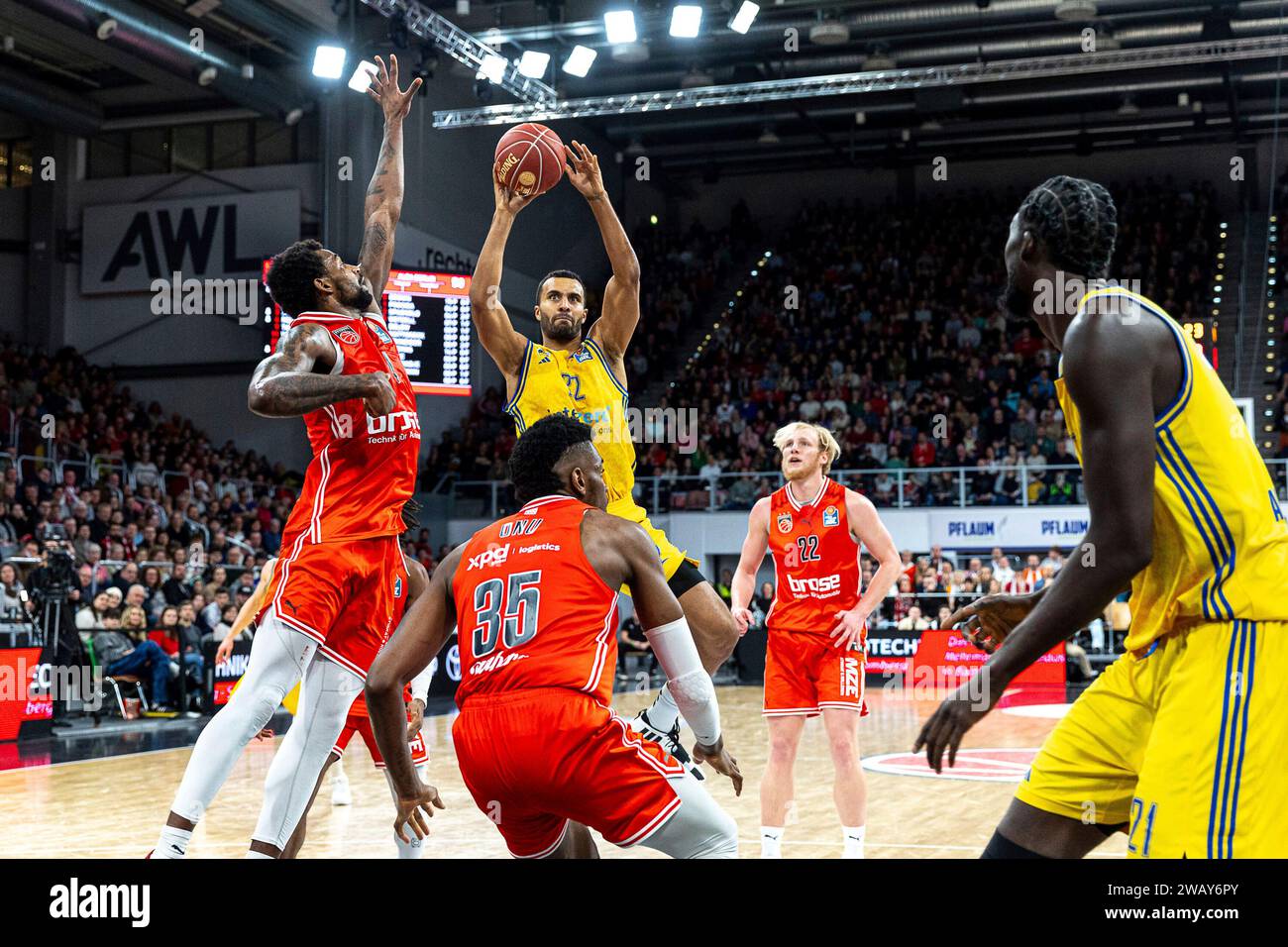 Bamberg, Deutschland. 07th Jan, 2024. Adrian Nelson (Bamberg Baskets ...