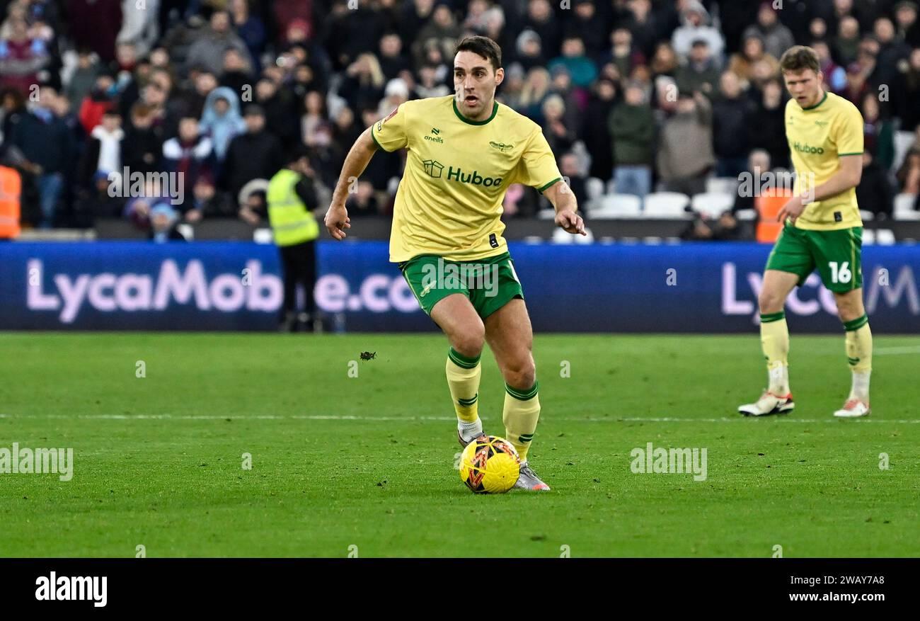 Matty james bristol city hi-res stock photography and images - Alamy
