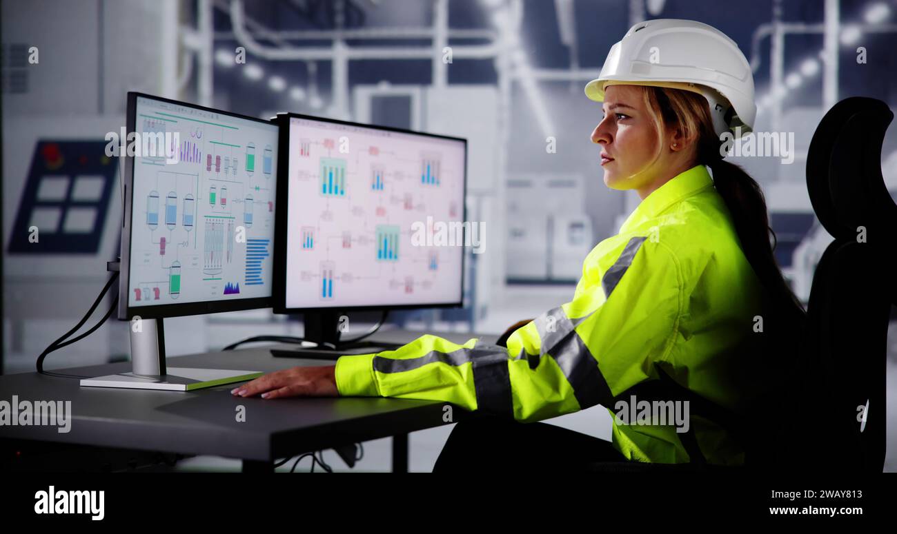 Engineer Operators Using Scada System At Industrial Plant Stock Photo - Alamy
