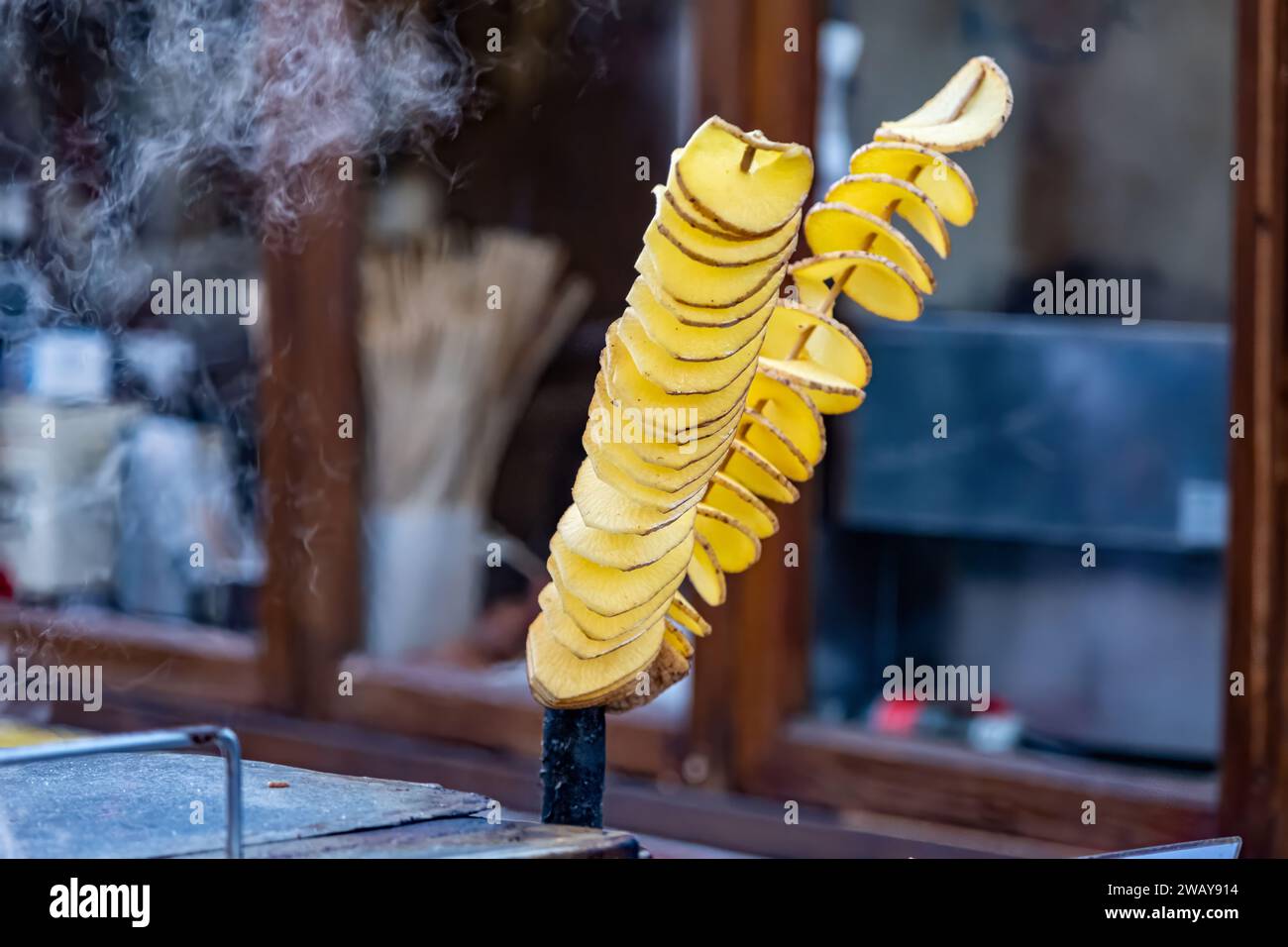 Tornado potato hi-res stock photography and images - Alamy