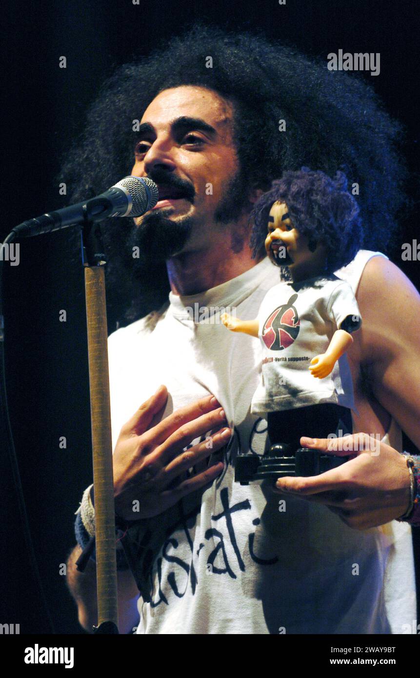 Caparezza immagini 2004 hi-res stock photography and images - Alamy