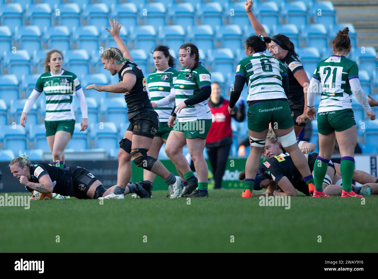 Ealijng trailfinders women hi-res stock photography and images - Alamy