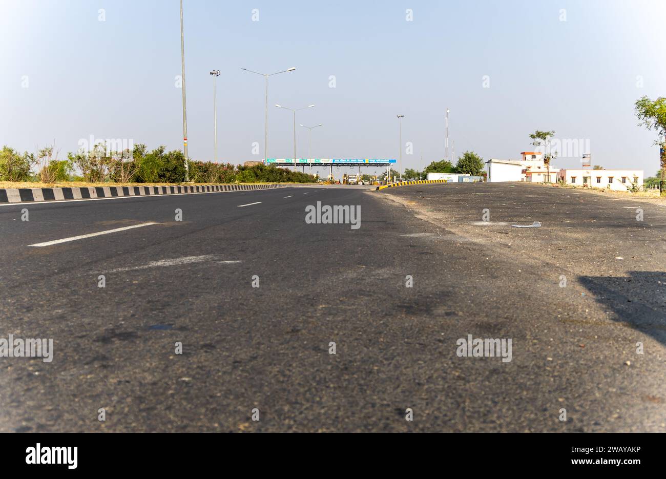 Tarmac driveway hi-res stock photography and images - Alamy