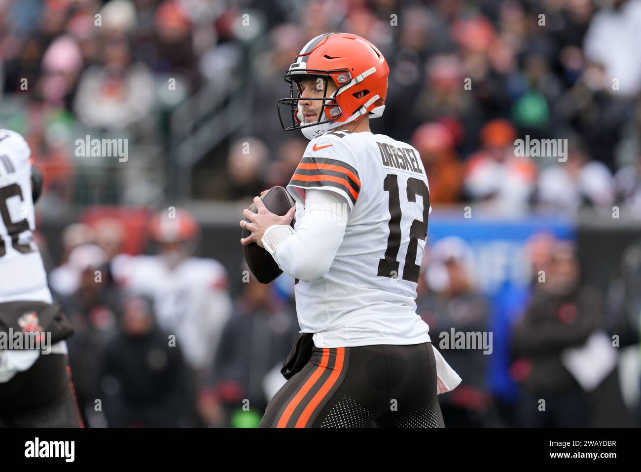 Cleveland Browns quarterback Jeff Driskel (12) throws against the ...
