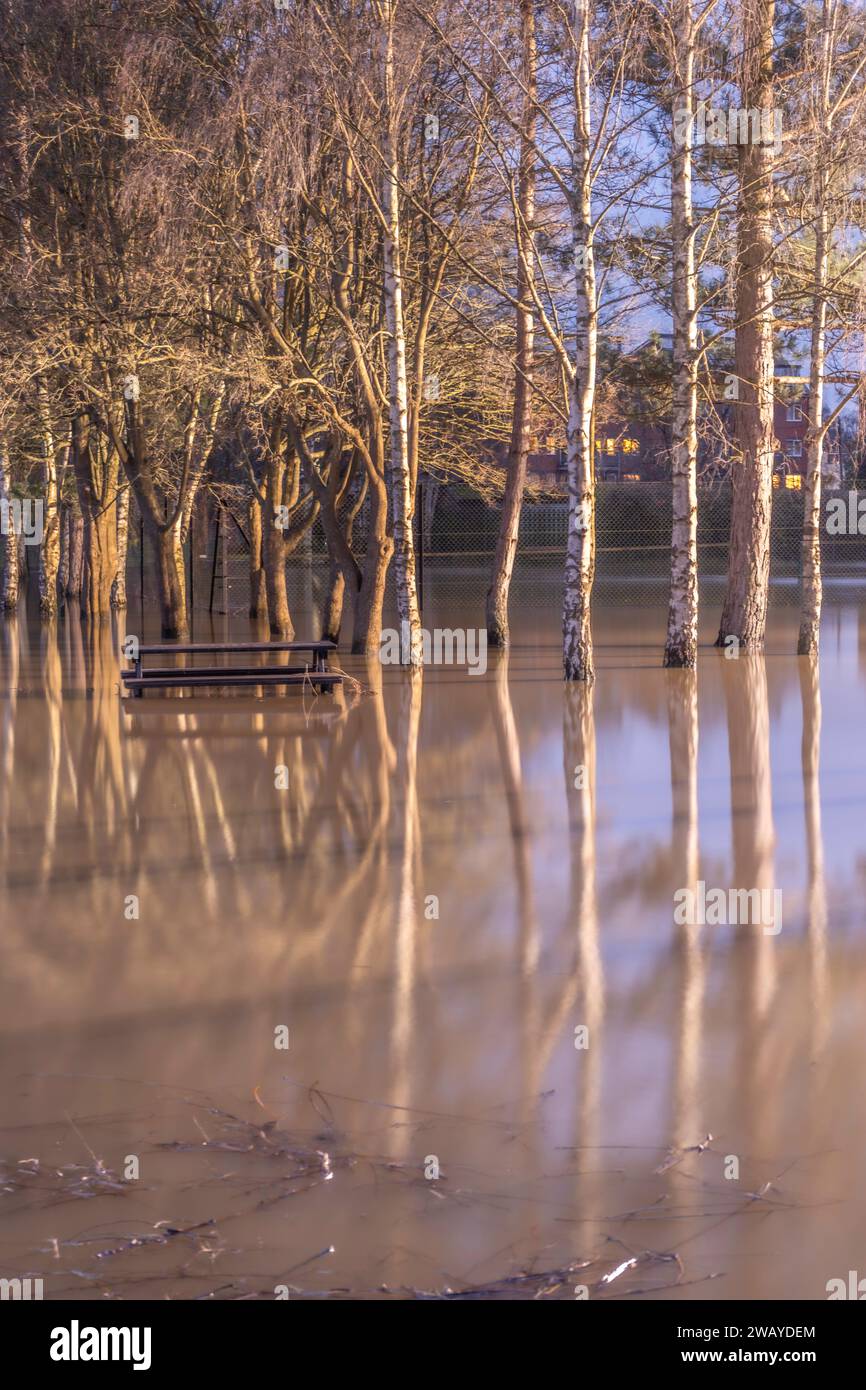 Tonbridge floods hi-res stock photography and images - Alamy