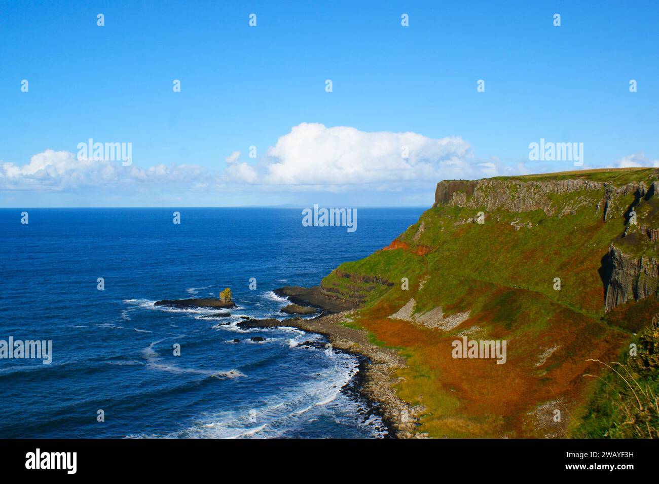 North Ireland GIANT'S CAUSEWAY. Ocean coast landscape Stock Photo - Alamy