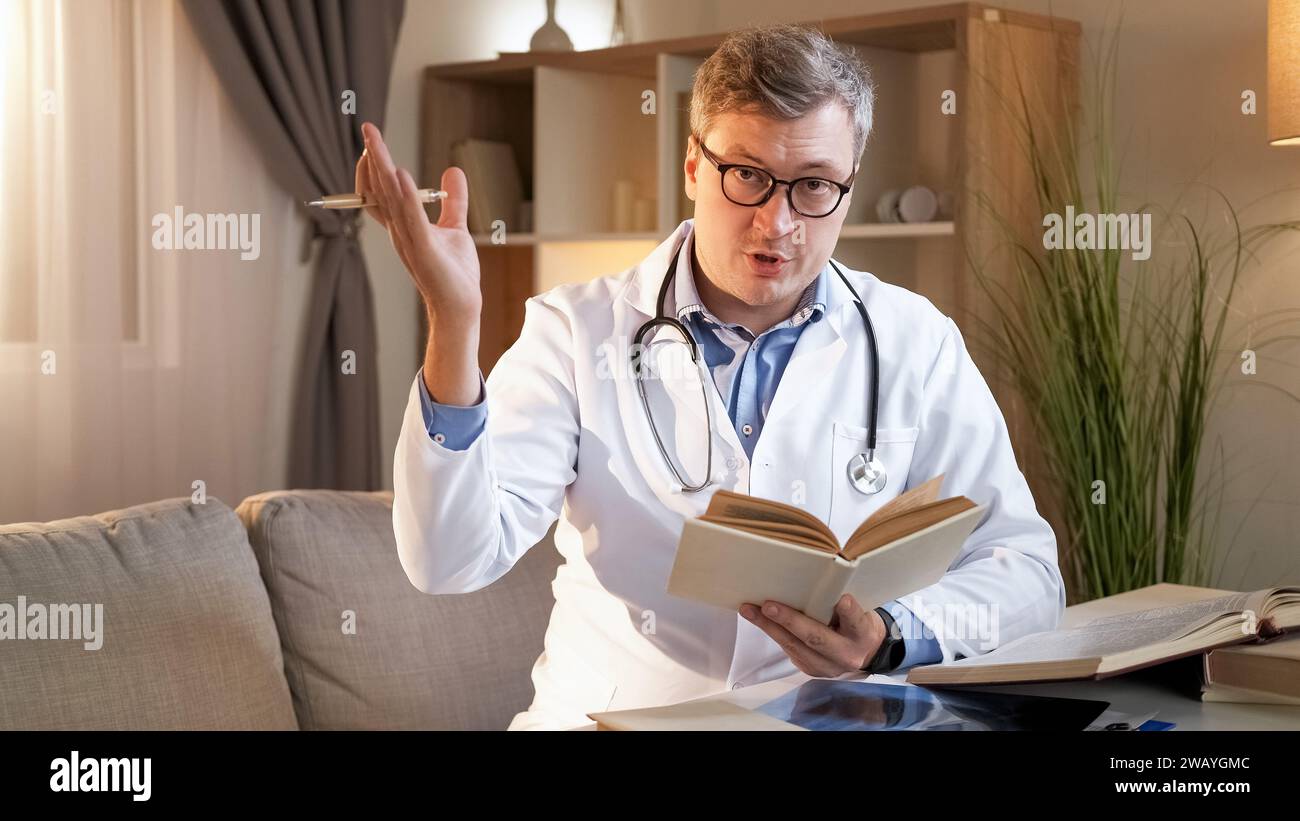 Doctor lecture hi-res stock photography and images - Alamy