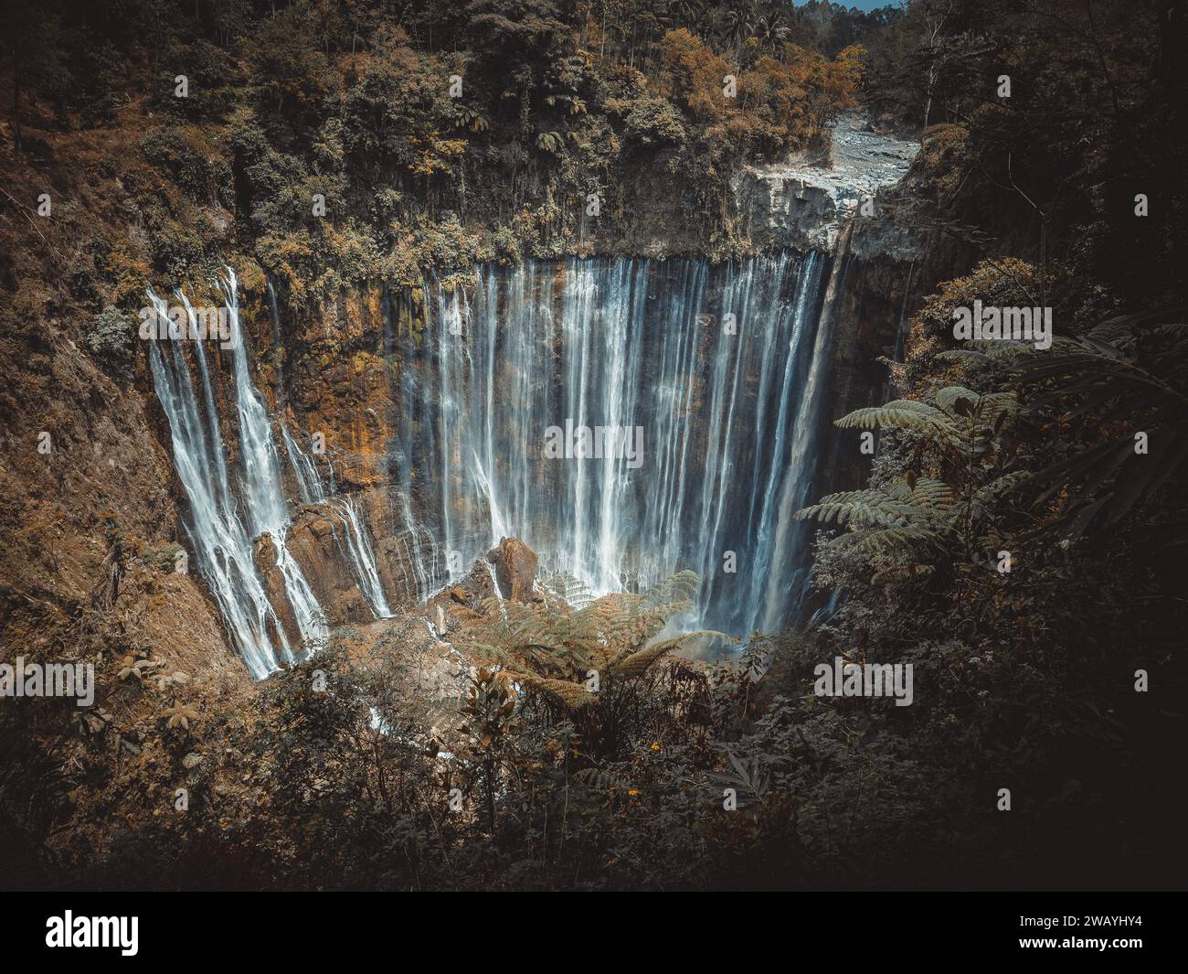 Dramatic waterfall cascades hi-res stock photography and images - Alamy