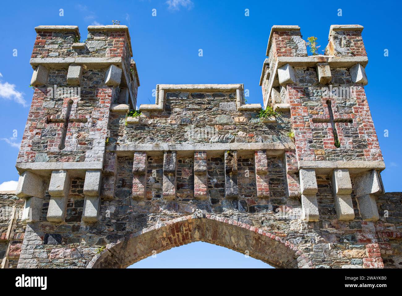 Crusader castle entrance hi-res stock photography and images - Alamy