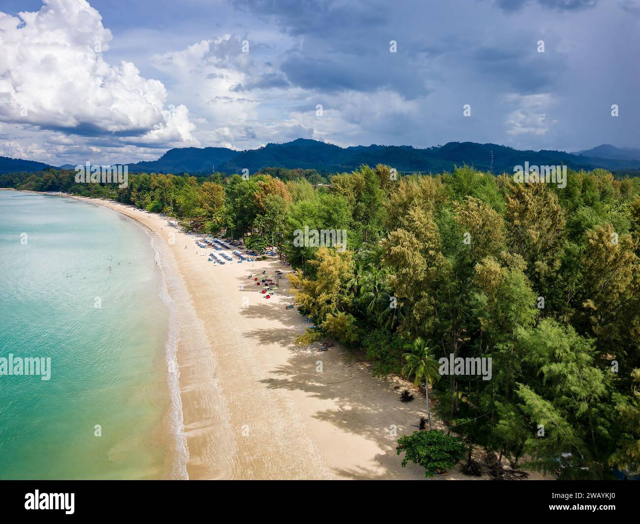 Overhead drone aerial shot tropical hi-res stock photography and images ...