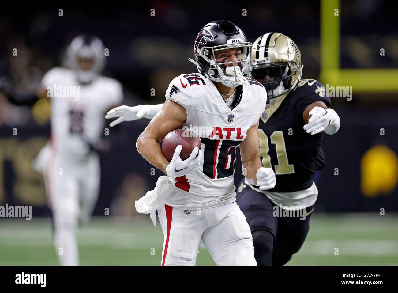 Atlanta Falcons wide receiver Scott Miller (16) runs the ball past New ...