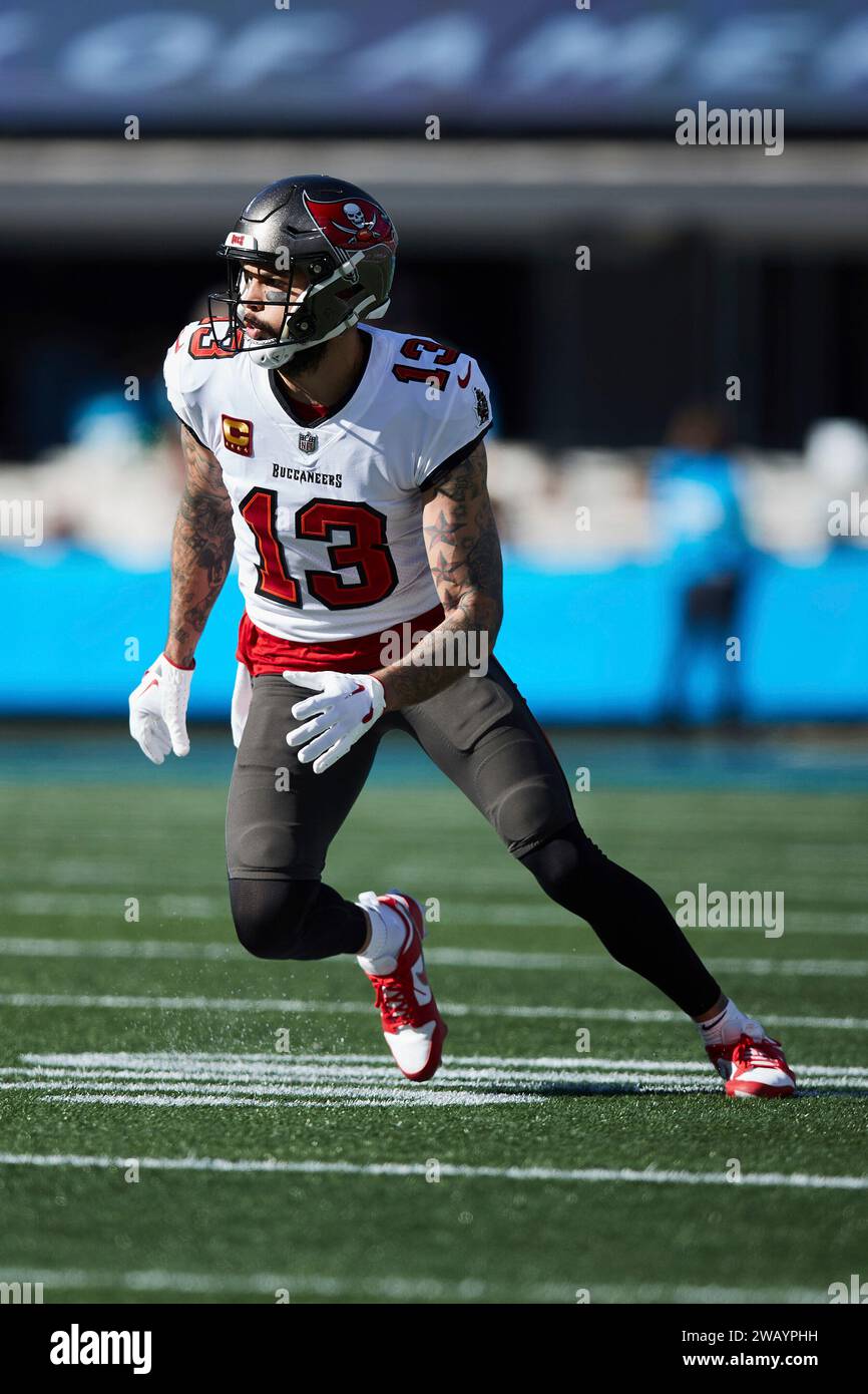 Tampa Bay Buccaneers wide receiver Mike Evans (13) runs a route during ...