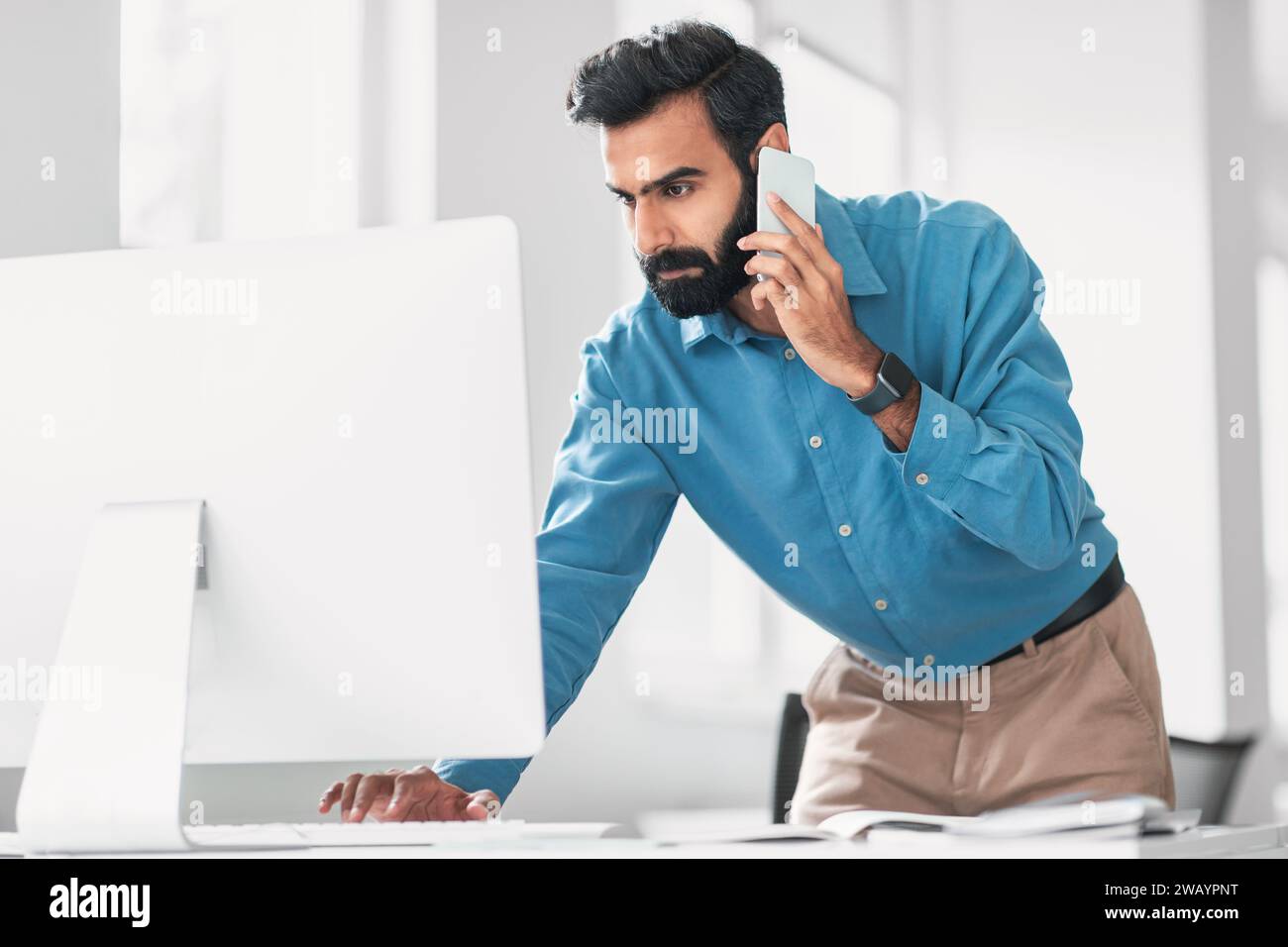 Multitasker computer hi-res stock photography and images - Alamy