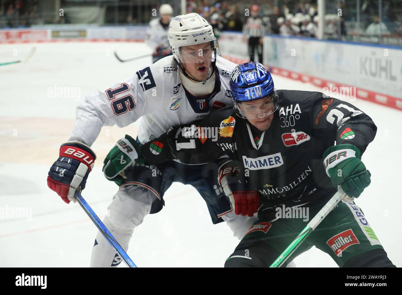 Max gildon hi-res stock photography and images - Alamy