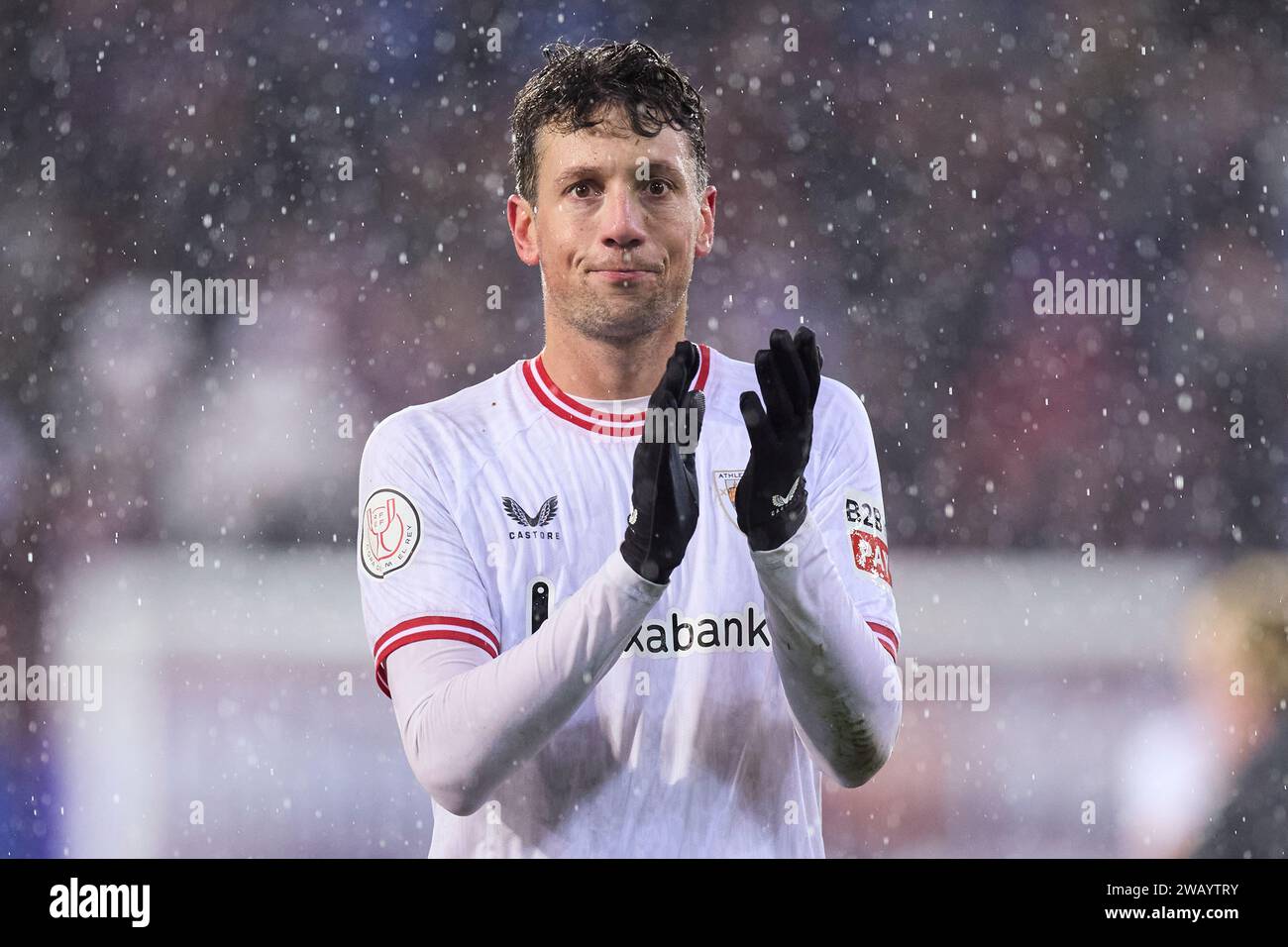 Mikel Vesga of Athletic Club reacts during the Copa del Rey Round of 32 ...