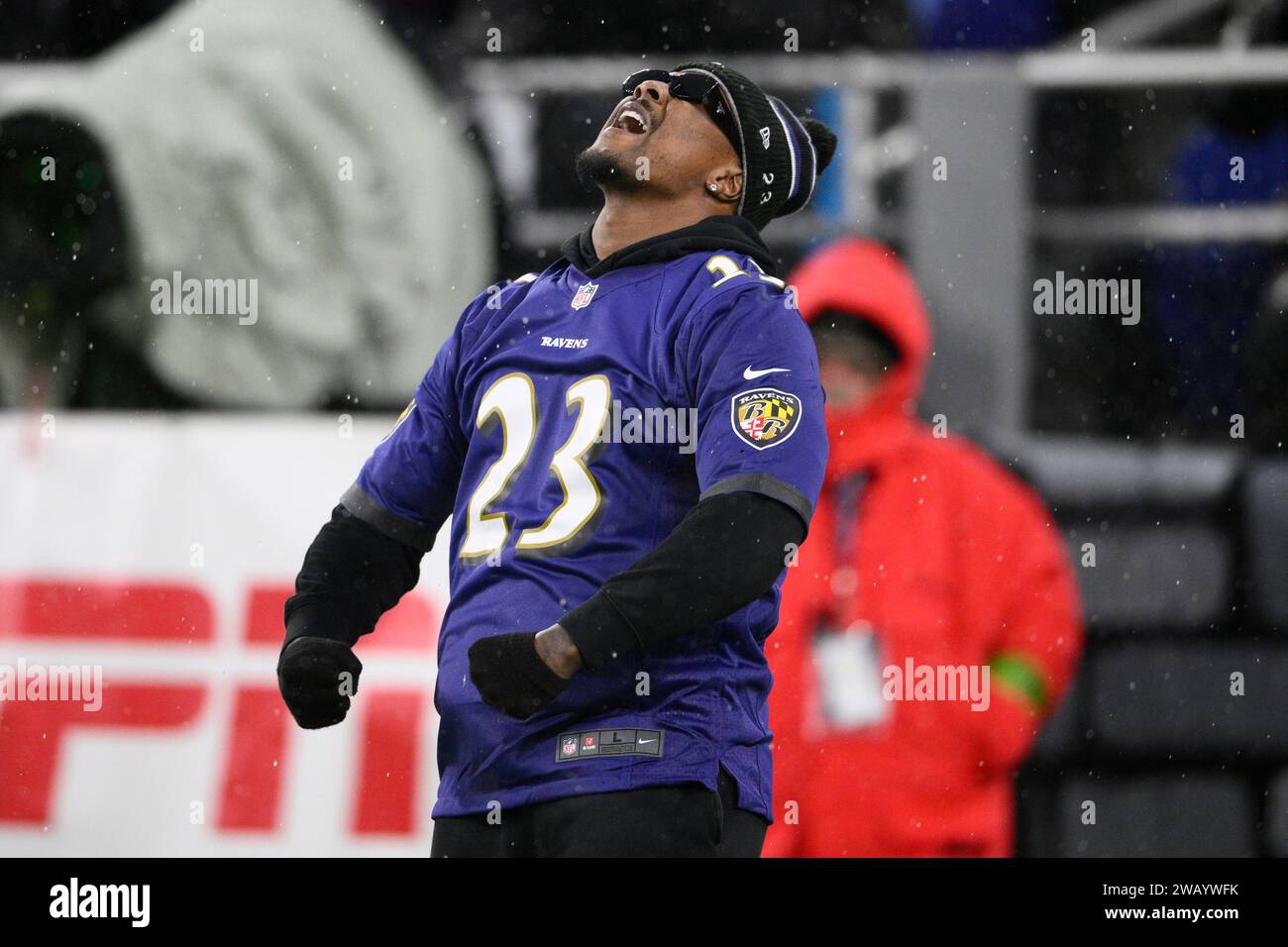 Former Baltimore Ravens player Tony Jefferson is recognized before an ...