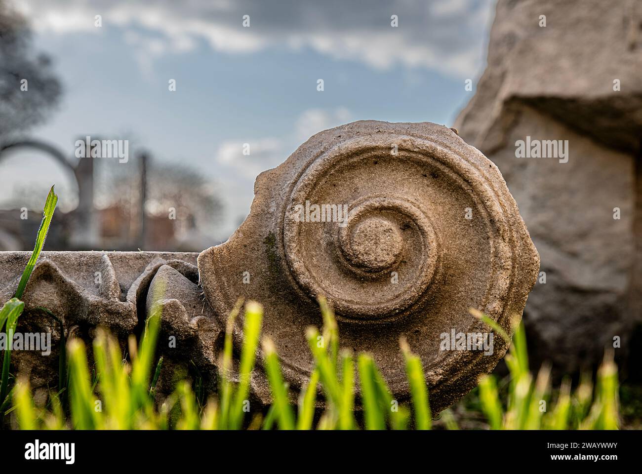 Ruins columns found in hi-res stock photography and images - Alamy