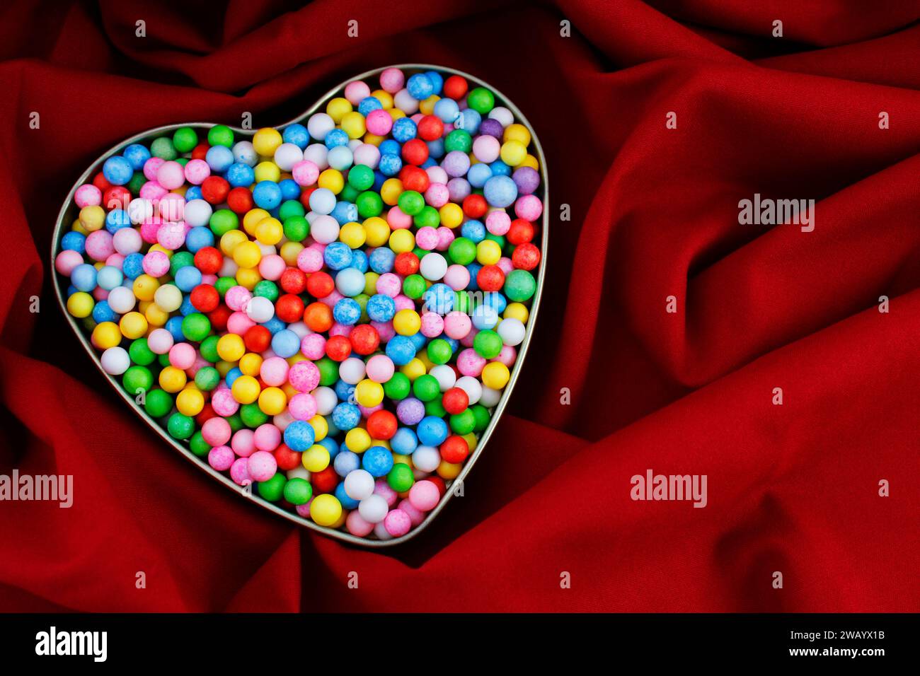 Full color heart symbol hi-res stock photography and images - Alamy