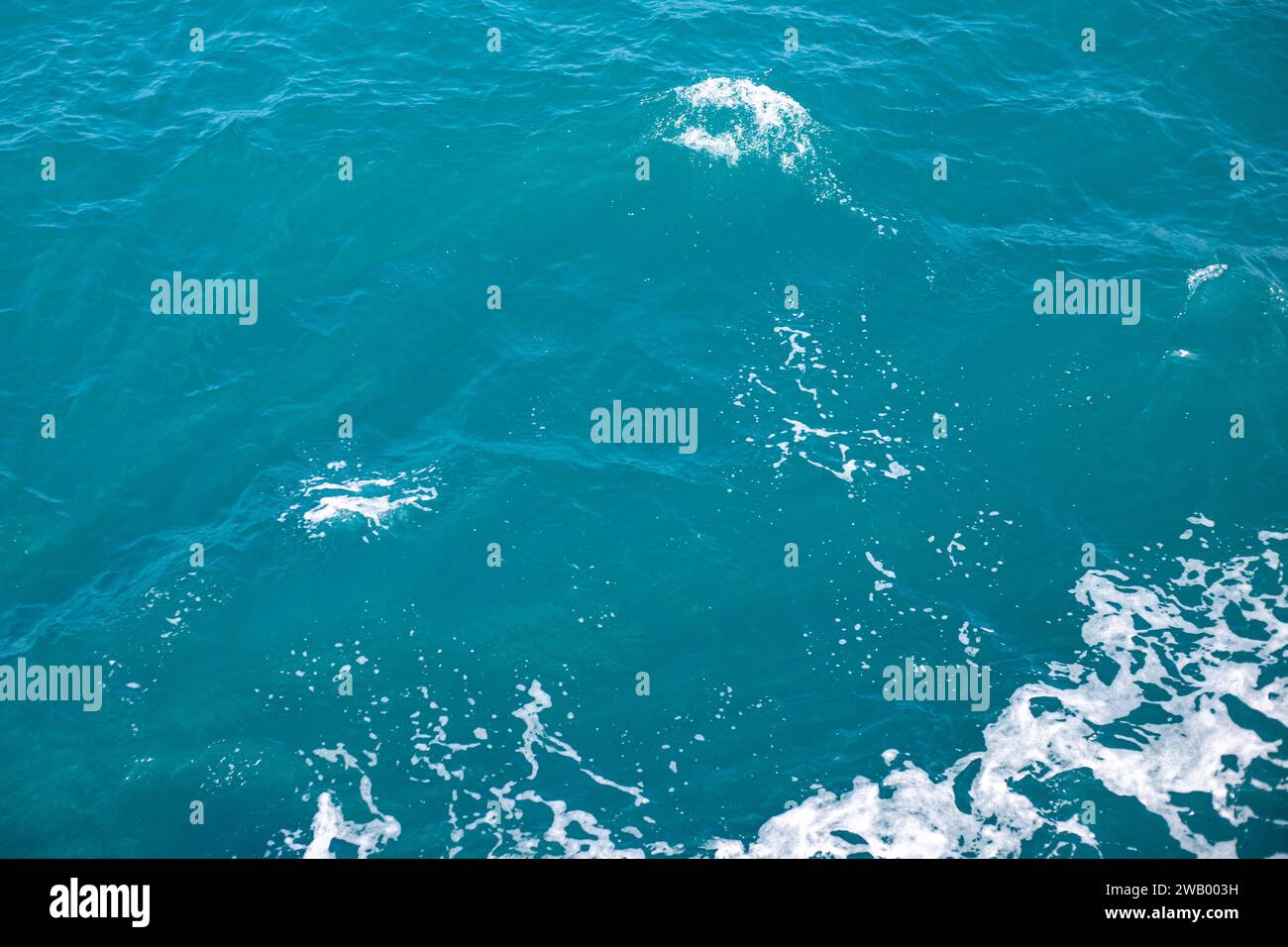 Sea waves top view abstract hi-res stock photography and images - Alamy