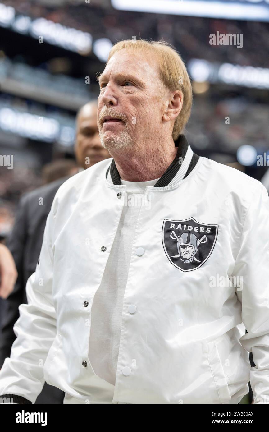 Las Vegas Raiders owner Mark Davis walks off the field before the ...