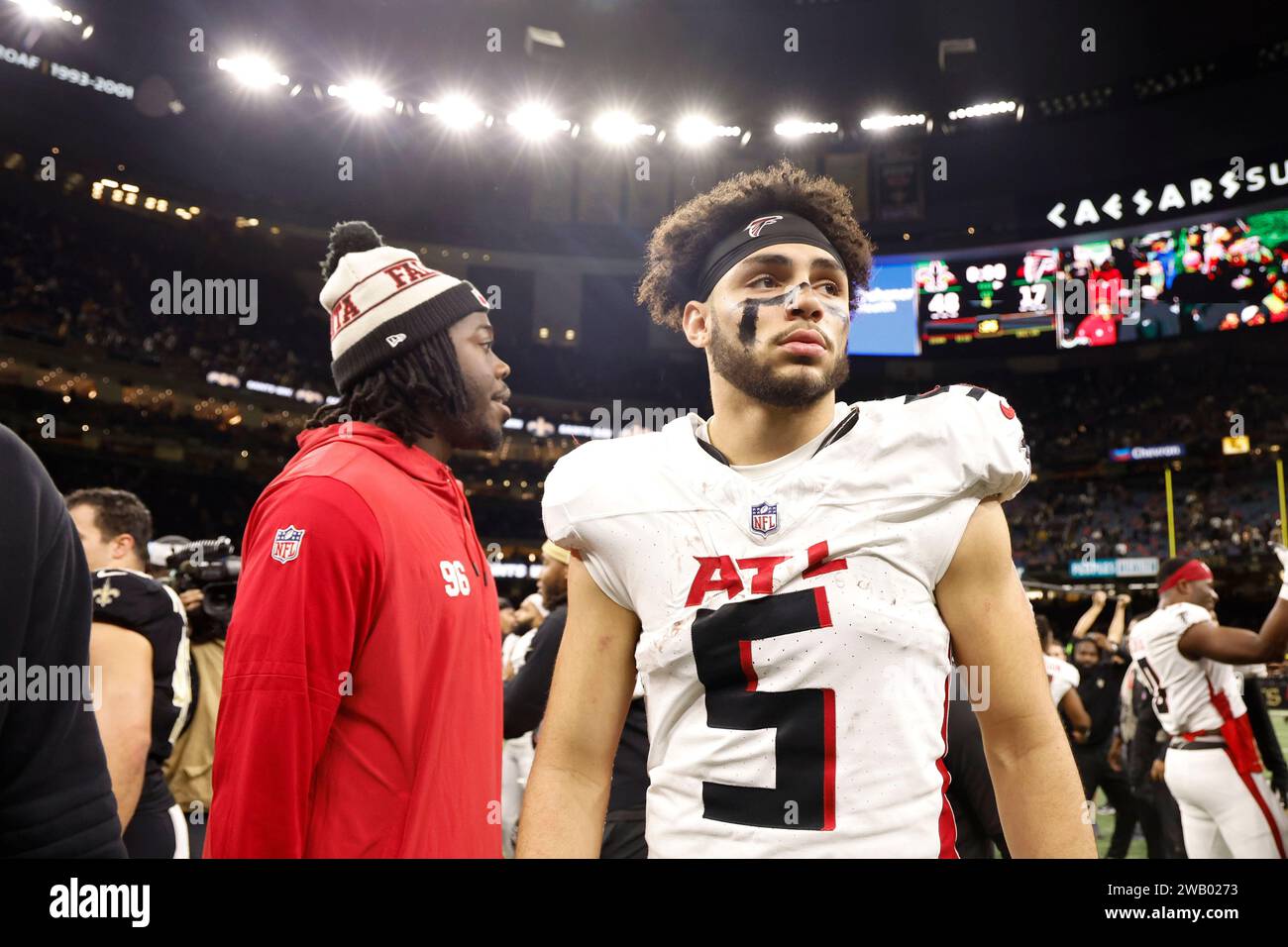 Atlanta Falcons wide receiver Drake London (5) walks off the field ...