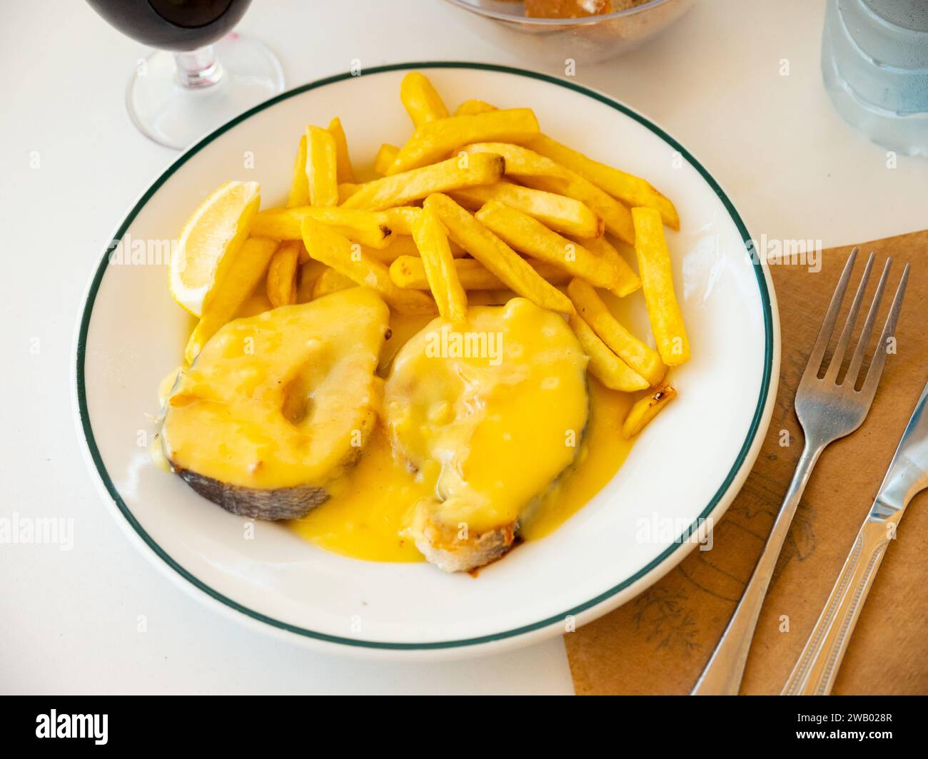 Salsa holandesa hi-res stock photography and images - Alamy