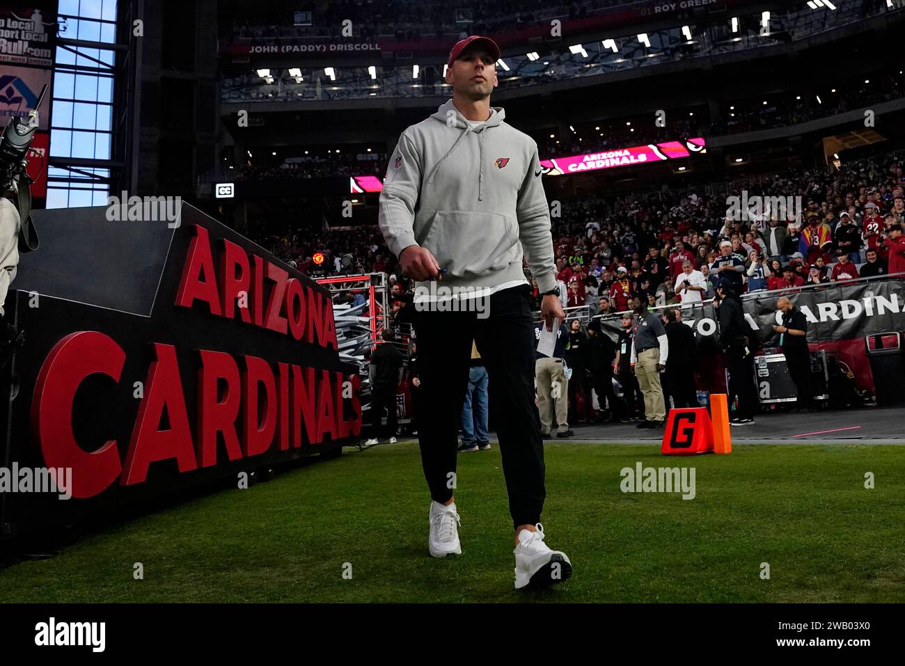 Arizona Cardinals head coach Jonathan Gannon walks onto the field ...
