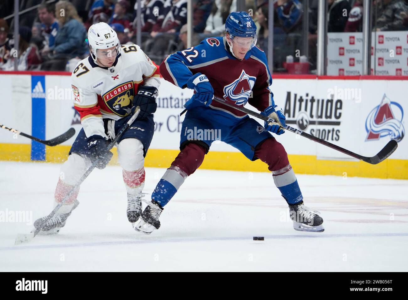 Colorado Avalanche left wing Fredrik Olofsson (22) and Florida Panthers ...