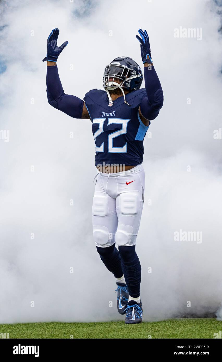 Tennessee Titans running back Derrick Henry (22) enters the field as he ...