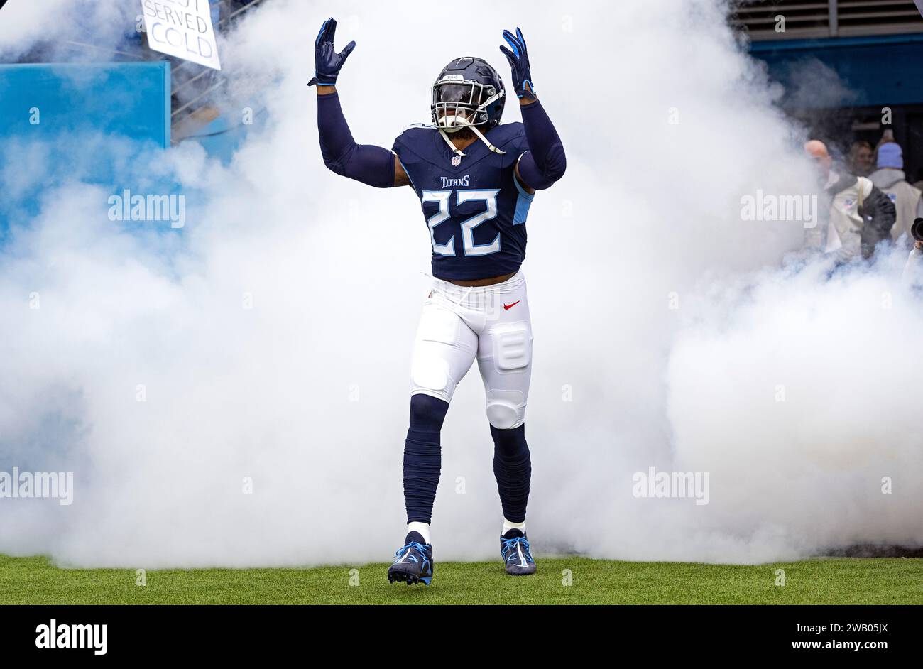 Tennessee Titans running back Derrick Henry (22) enters the field as he ...