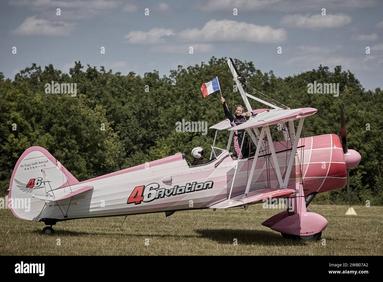 Vintage biplane wing hi-res stock photography and images - Alamy